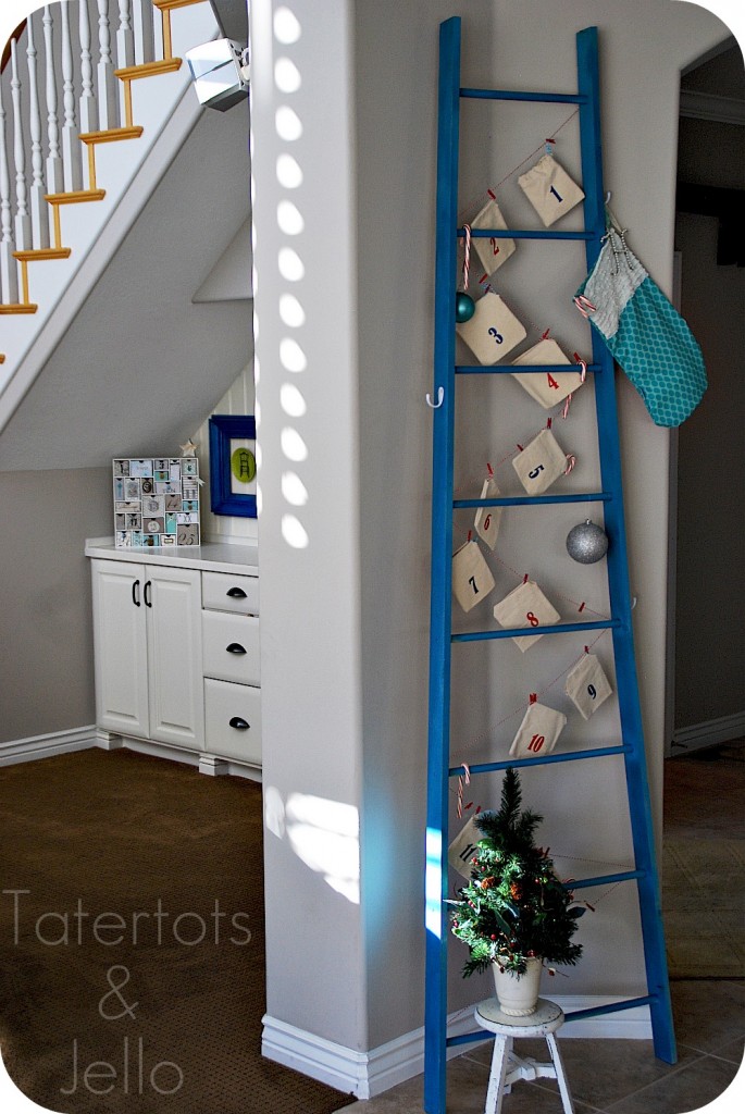 Make a DIY Holiday Ladder - to display cards or advent calendars ...