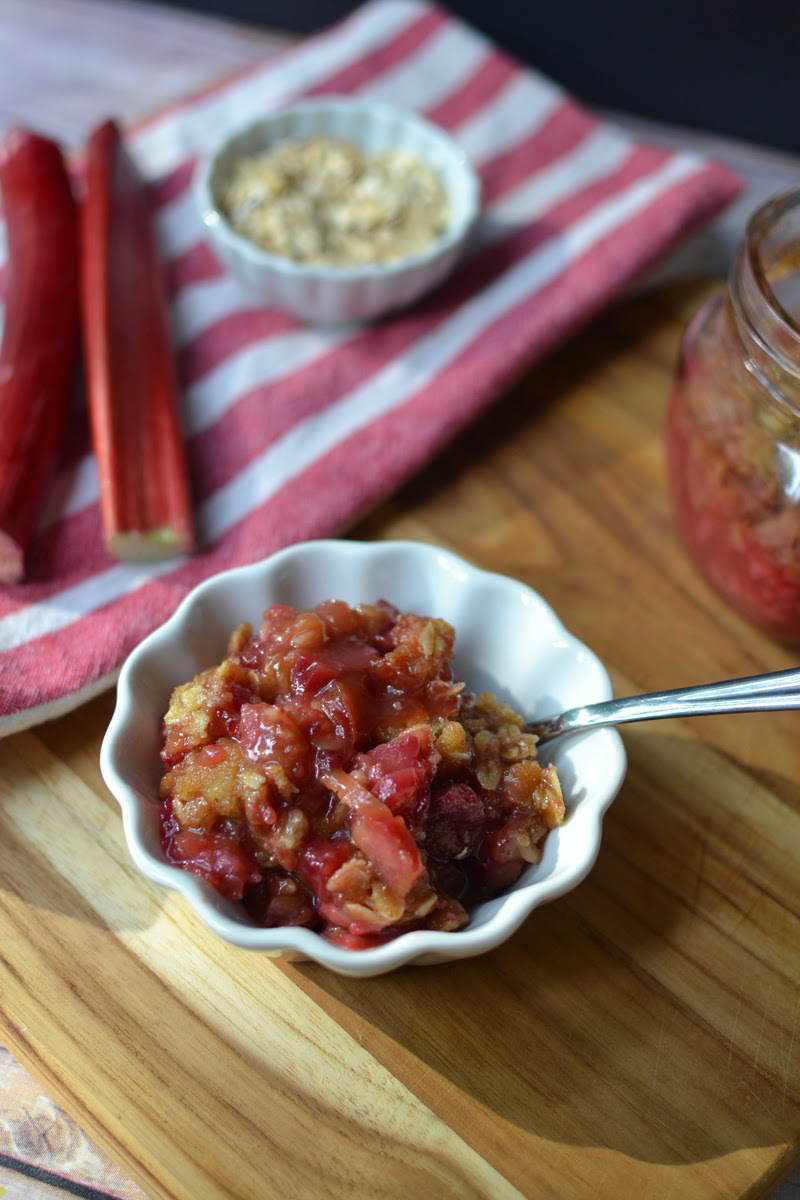 Rhubarb Raspberry Crisp - Tatertots and Jello