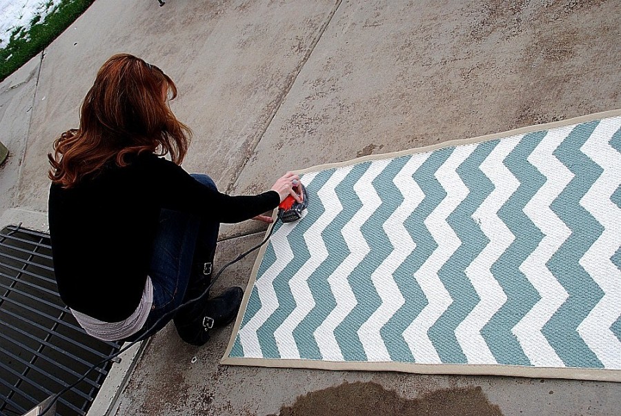 How to Paint a Rug in less than an Hour