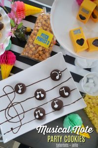 Musical Note Party Cookies - Chocolate-covered Oreo Note Cookies