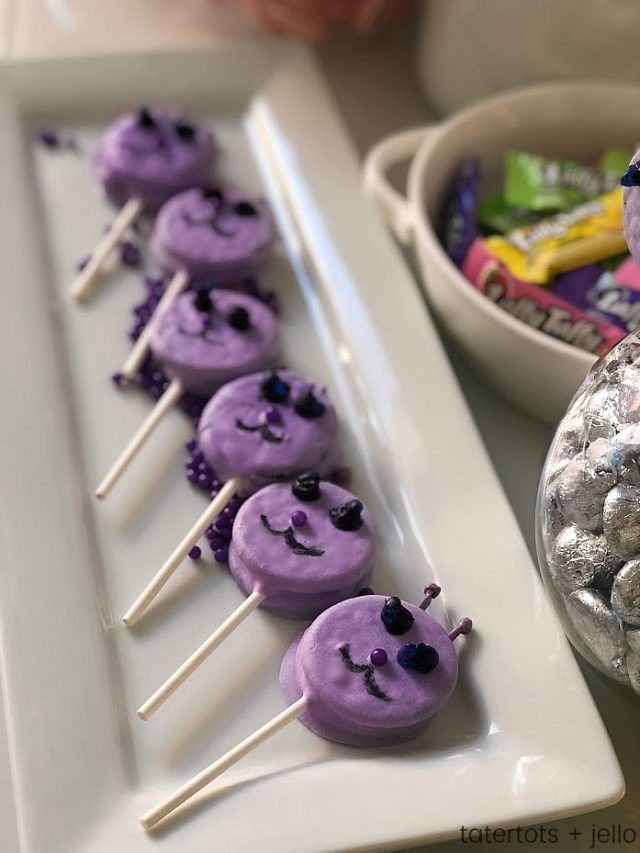 Alien Dog Oreo Pops - a fun kids craft!