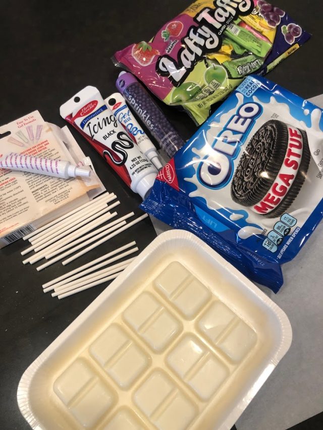 Alien Dog Oreo Pops - a fun kids craft!