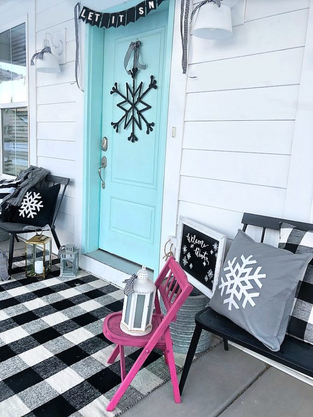 How to Make an Easy Popsicle Stick Snowflake Wreath - kids craft!