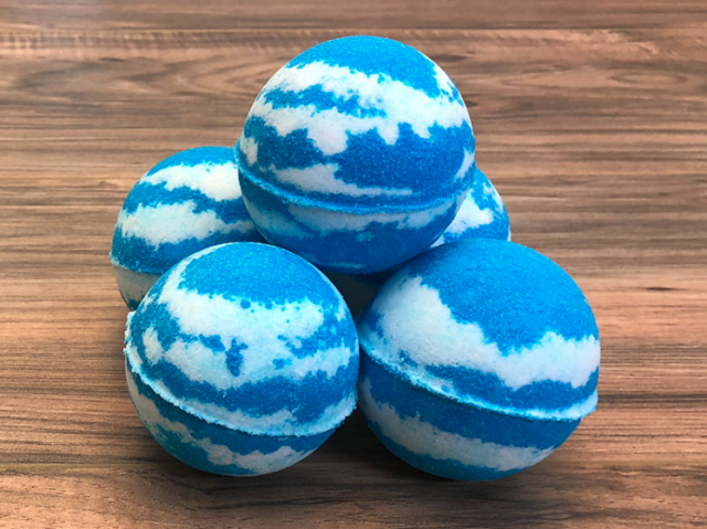 15 DIY Bath Bomb Ideas!