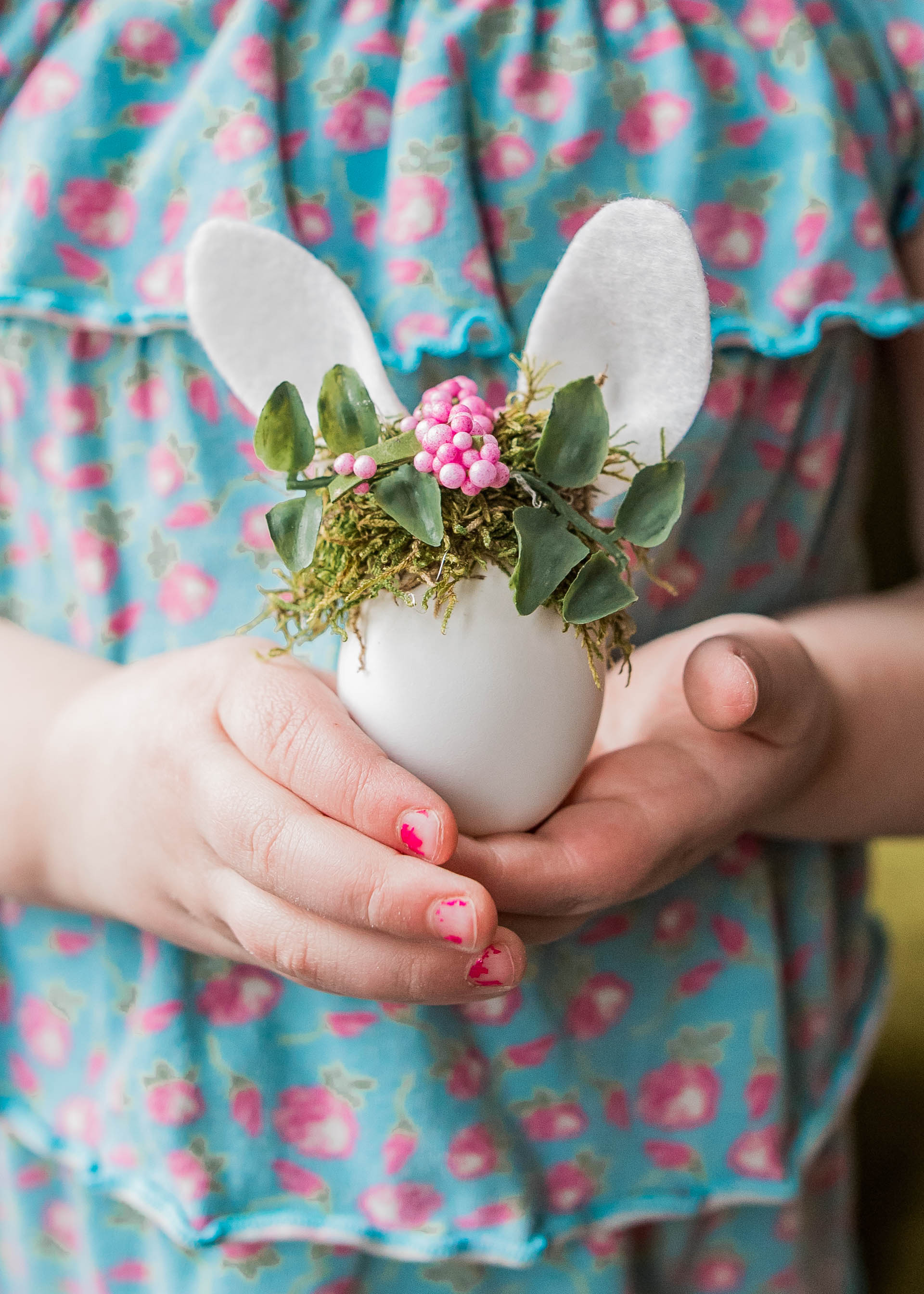 Egg Carton Spring Wreath + 8 other Egg Decorating Ideas!
