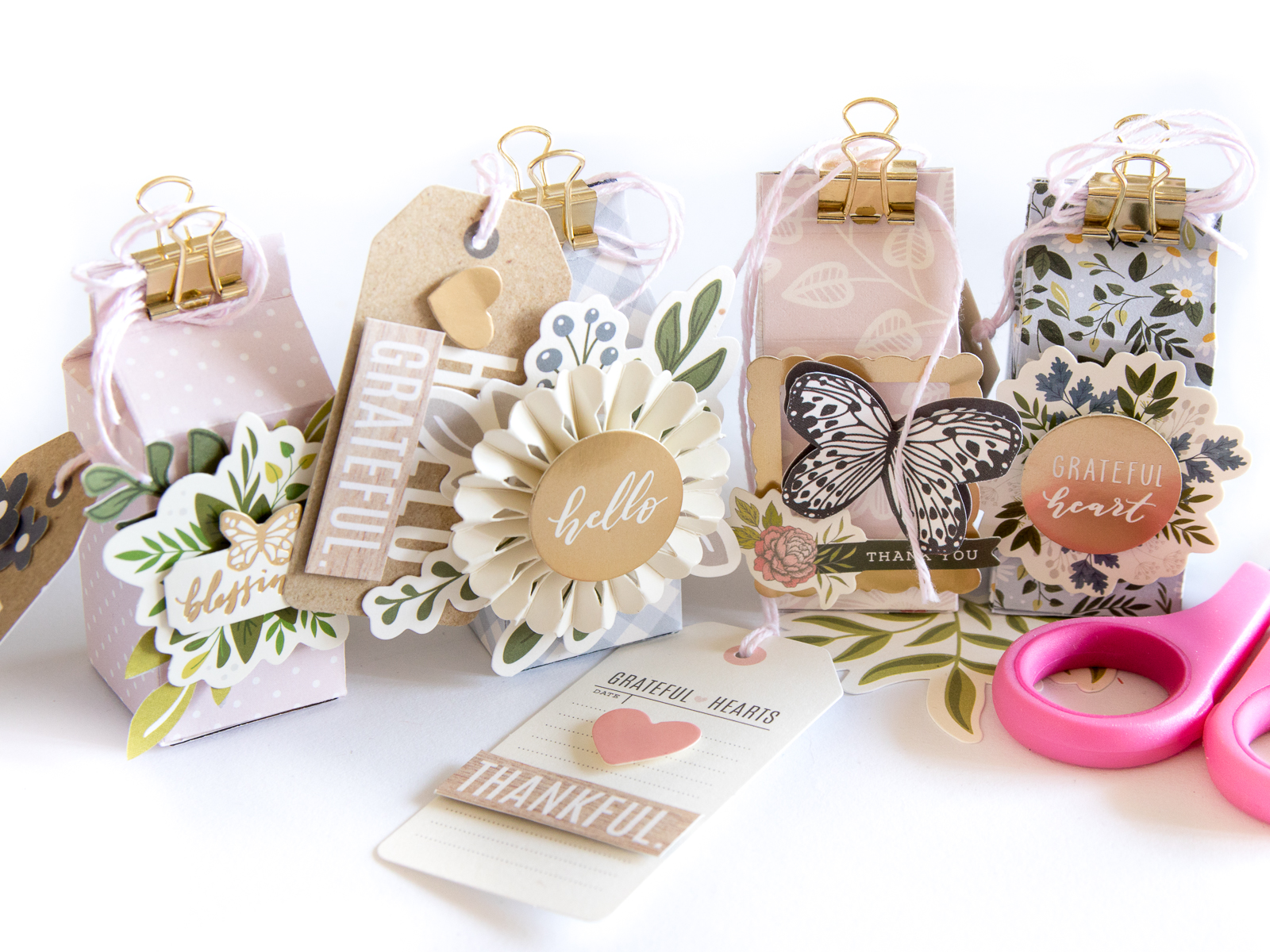 DIY Thanksgiving Place Card Favors Using Scrapbook Paper