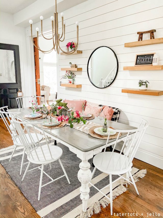 Colorful Spring Cottage Table Setting + 22 Spring Table Ideas!