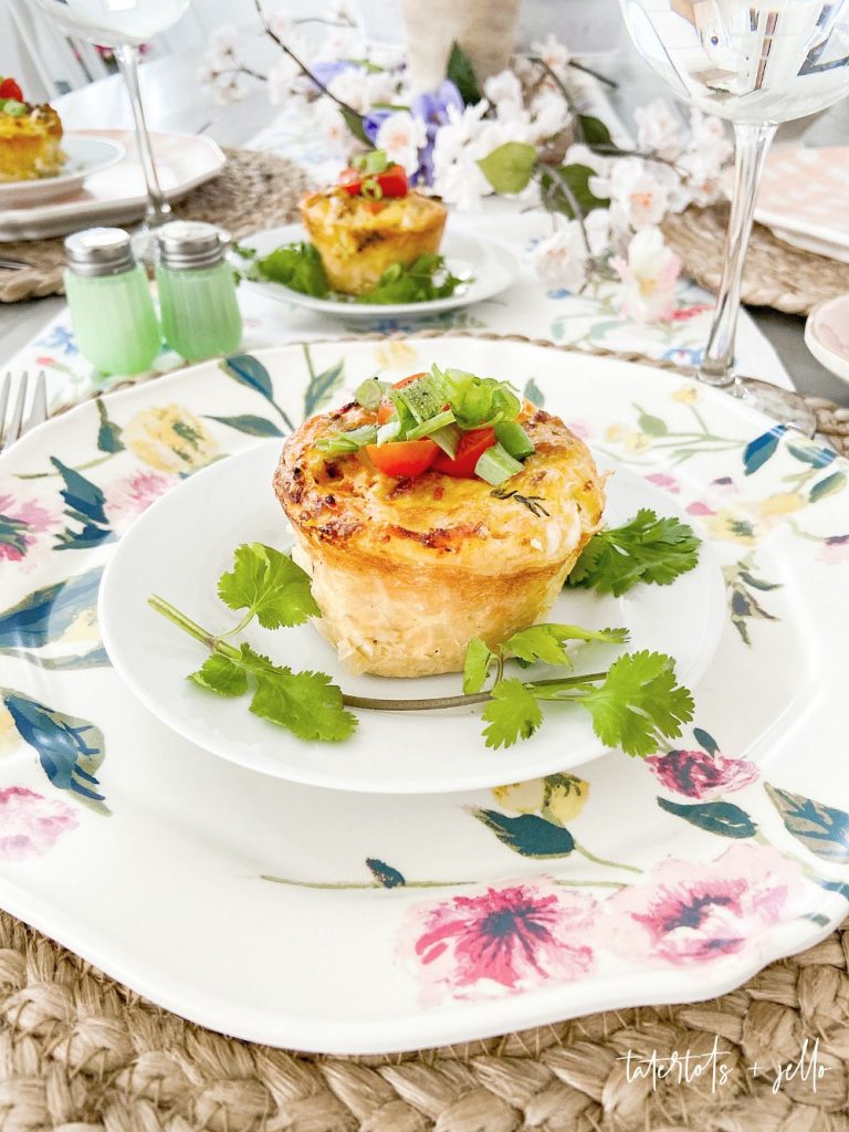 BLT Hashbrown Egg Cups - perfect for brunch or meal prepping!