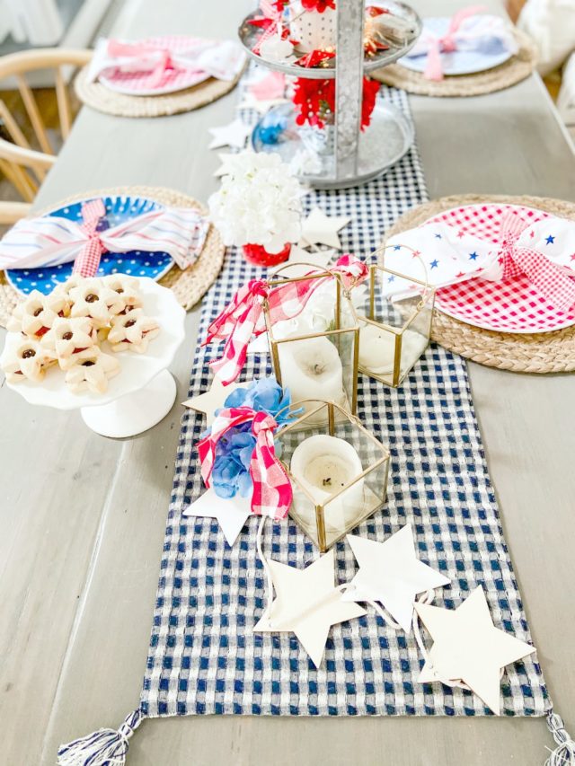 Five Ways to Create an Easy Fourth of July Table - Tatertots and Jello