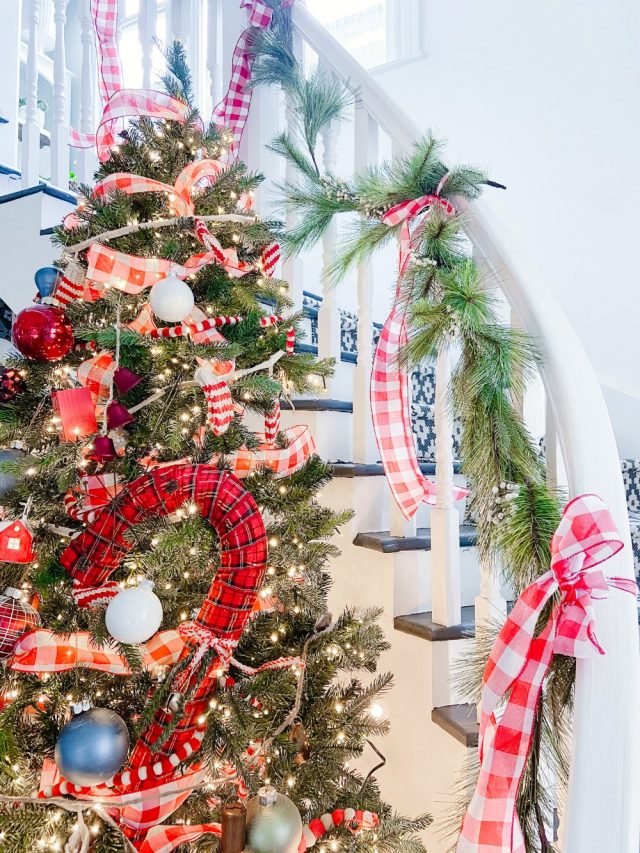 Candy Cane Themed Christmas Tree - Tatertots and Jello