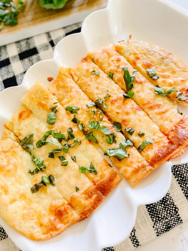 The Easiest Cheesiest Keto Low-Carb Breadsticks