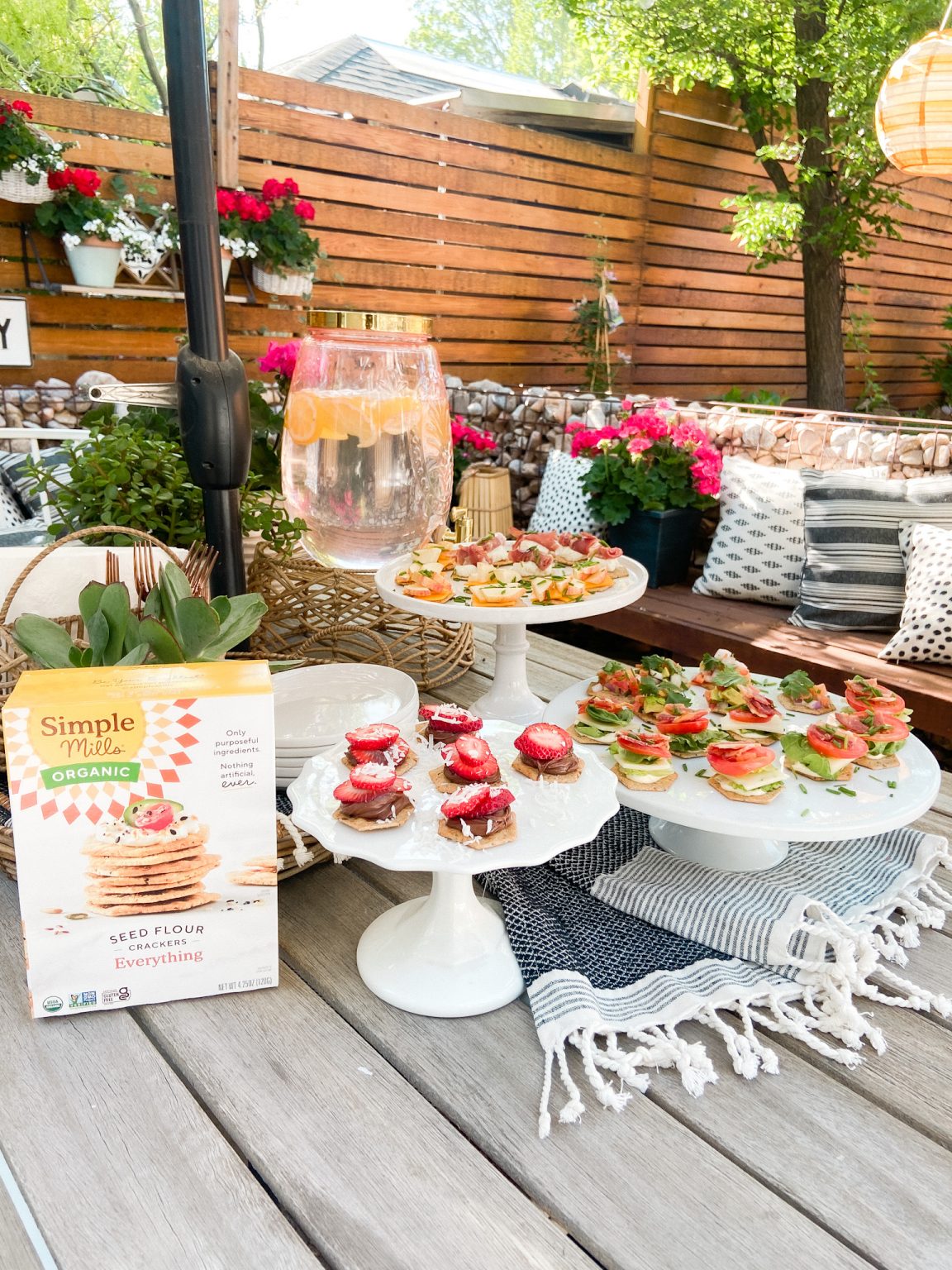 5 Easy and Delicious Cracker Topping Appetizers that Will Wow!