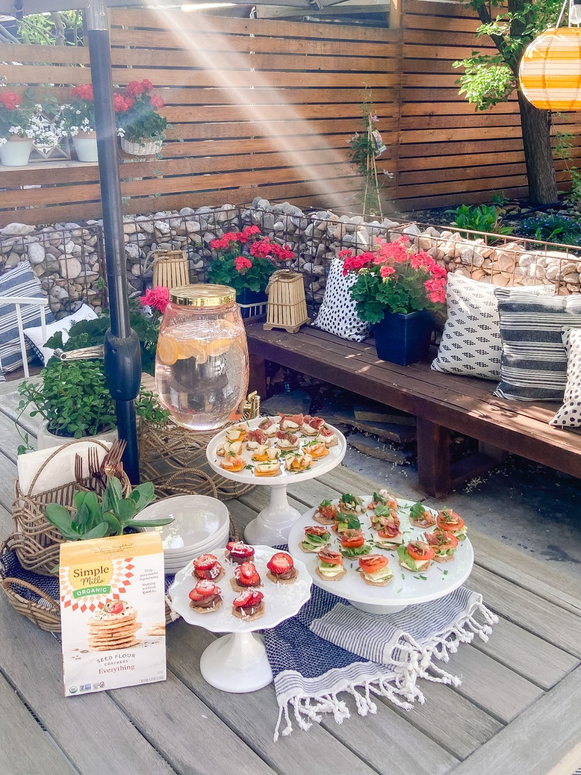 5 Easy and Delicious Cracker Topping Appetizers that Will Wow!