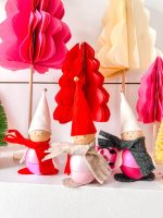 DIY EOS Holiday Gnomes Craft - a fun craft to make with kids!