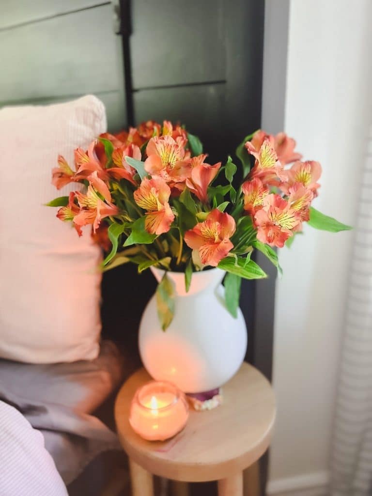 Warm and Cozy Fall Cottage Tour - Tatertots and Jello