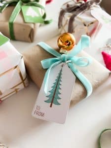 9 Bright Printable Holiday Gift Tags - so easy to print off and use!