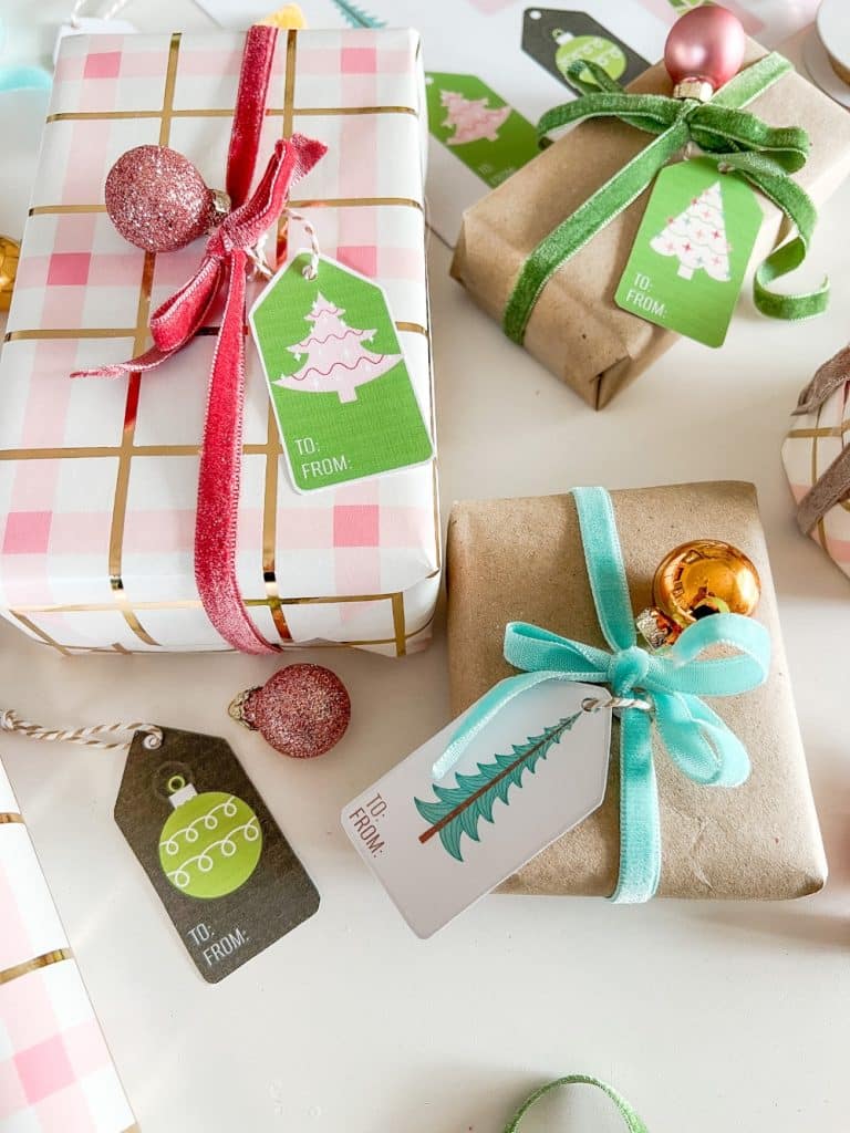 9 Bright Printable Holiday Gift Tags - so easy to print off and use!