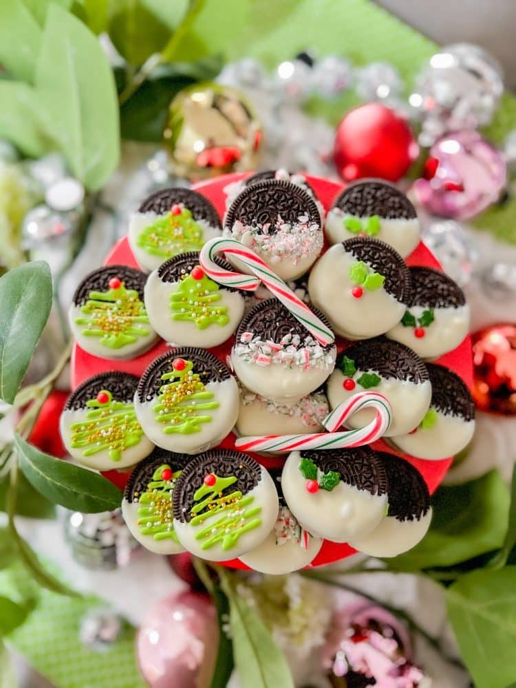 Three Holiday Dipped Oreo Cookies - fun to make with the kids!