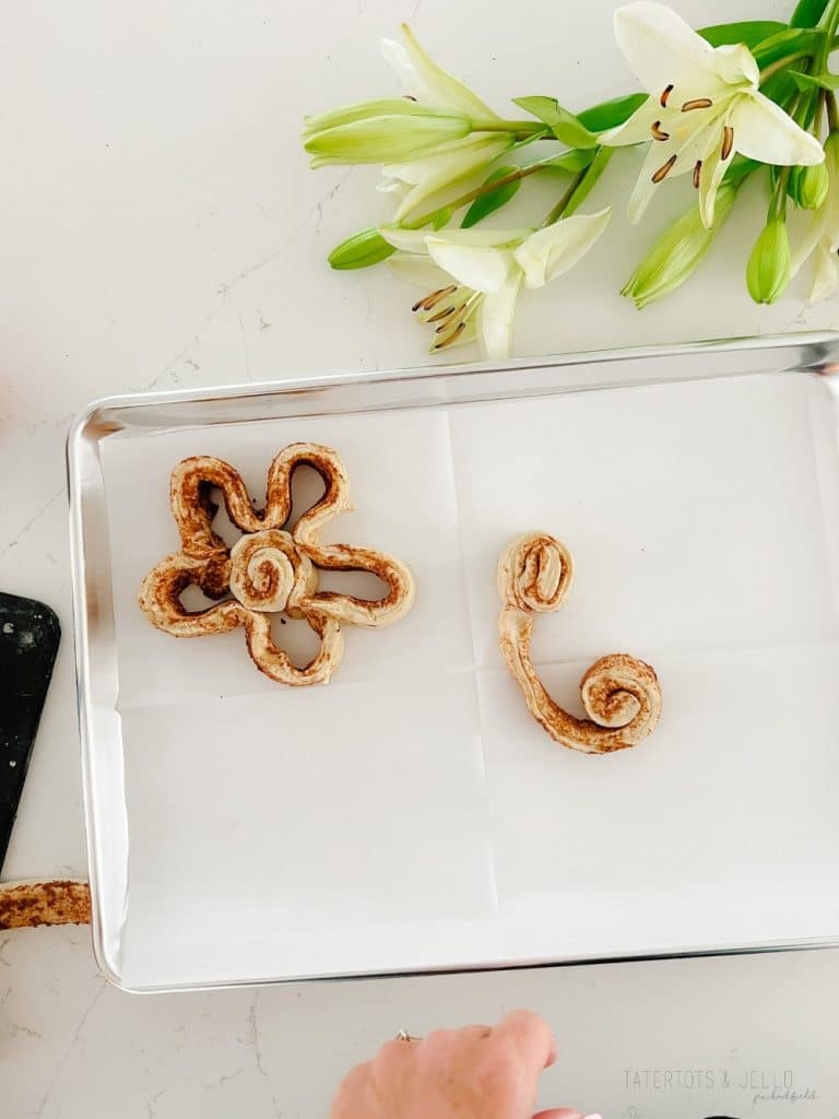 Easy Brunch Flower Cinnamon Rolls - using refrigerated rolls!