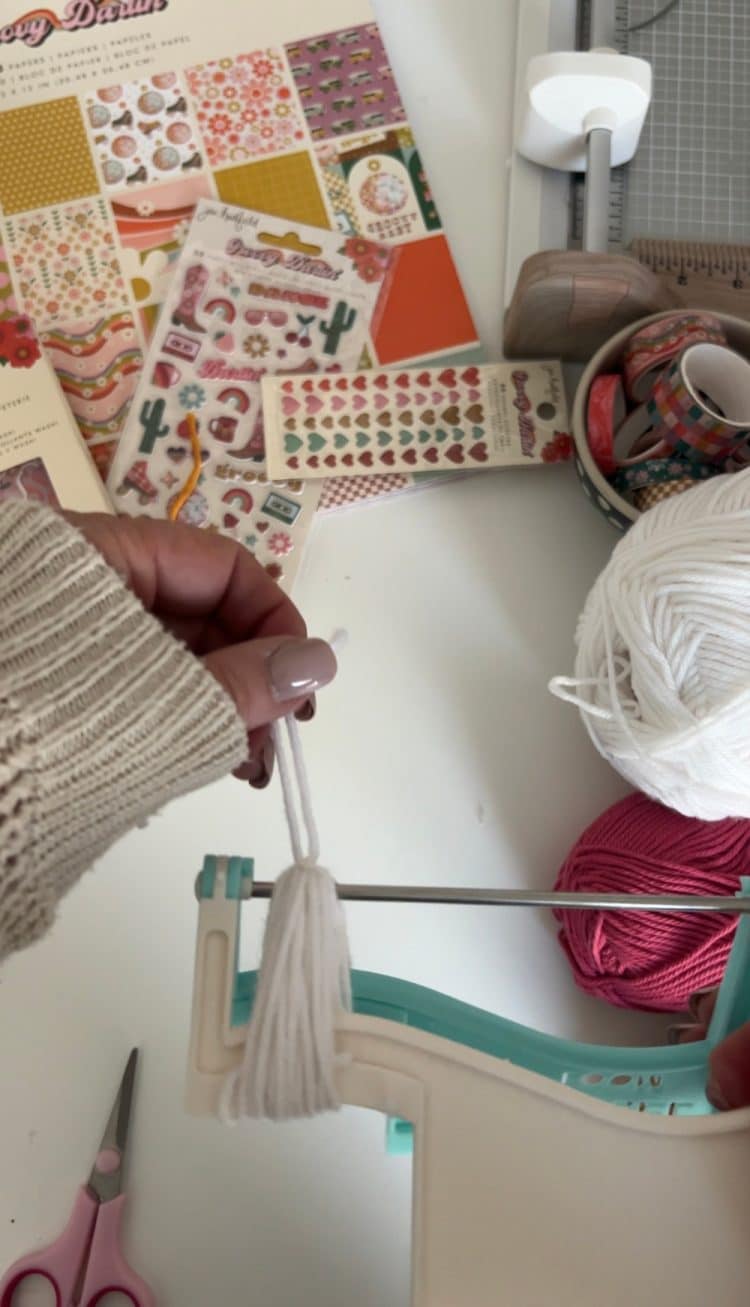 Kids Craft: DIY Tassel Bookmarks - encourage your kids to read!