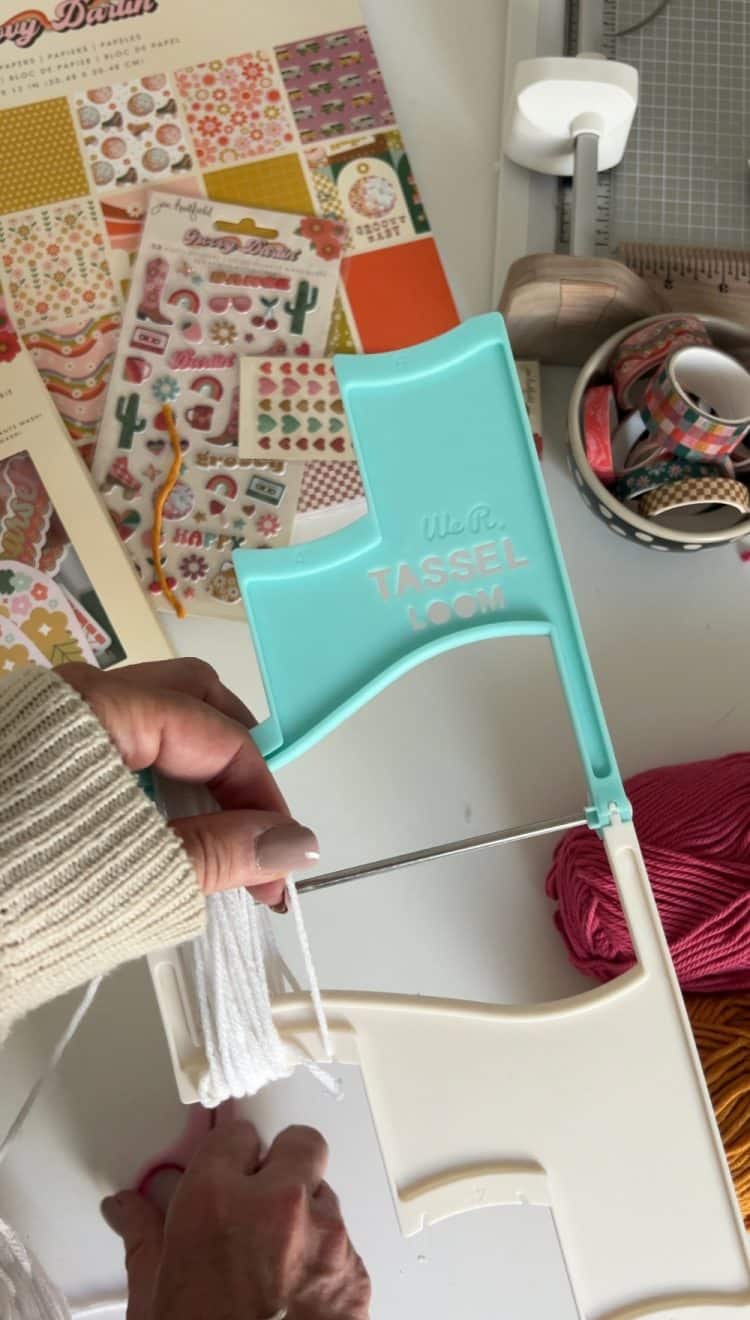 Kids Craft: DIY Tassel Bookmarks - encourage your kids to read!