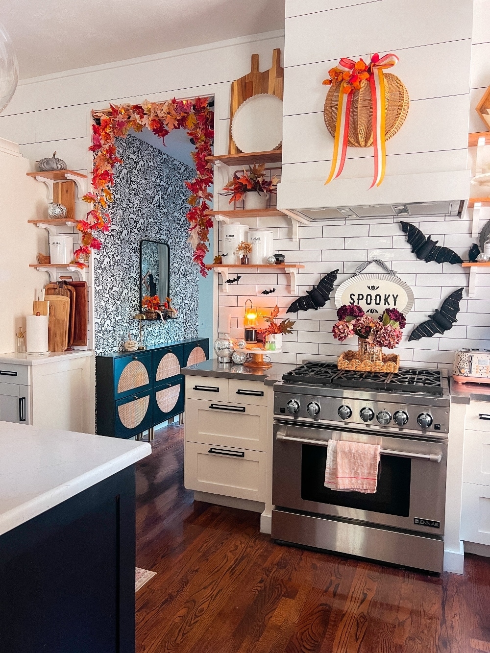 Easy Fall Over the Door Lighted Garland - make it minutes!