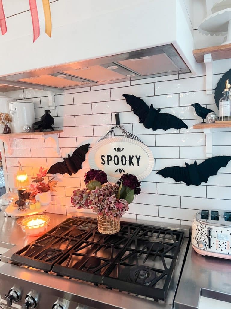 How to Make $2 Pottery Barn-Inspired Bats - easy Halloween decor