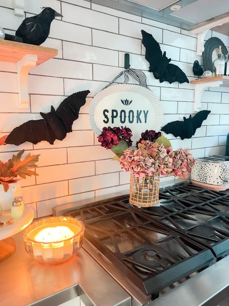 How to Make $2 Pottery Barn-Inspired Bats - easy Halloween decor