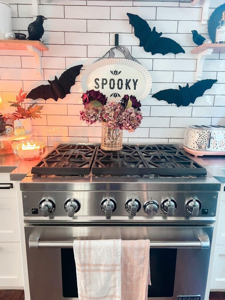 How to Make $2 Pottery Barn-Inspired Bats - easy Halloween decor