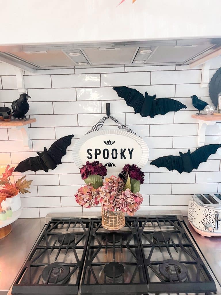 How to Make $2 Pottery Barn-Inspired Bats - easy Halloween decor