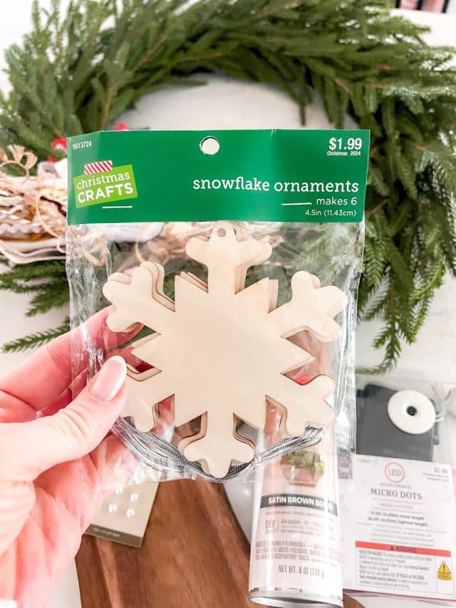 DIY Gingerbread Christmas Wreath - Tatertots and Jello