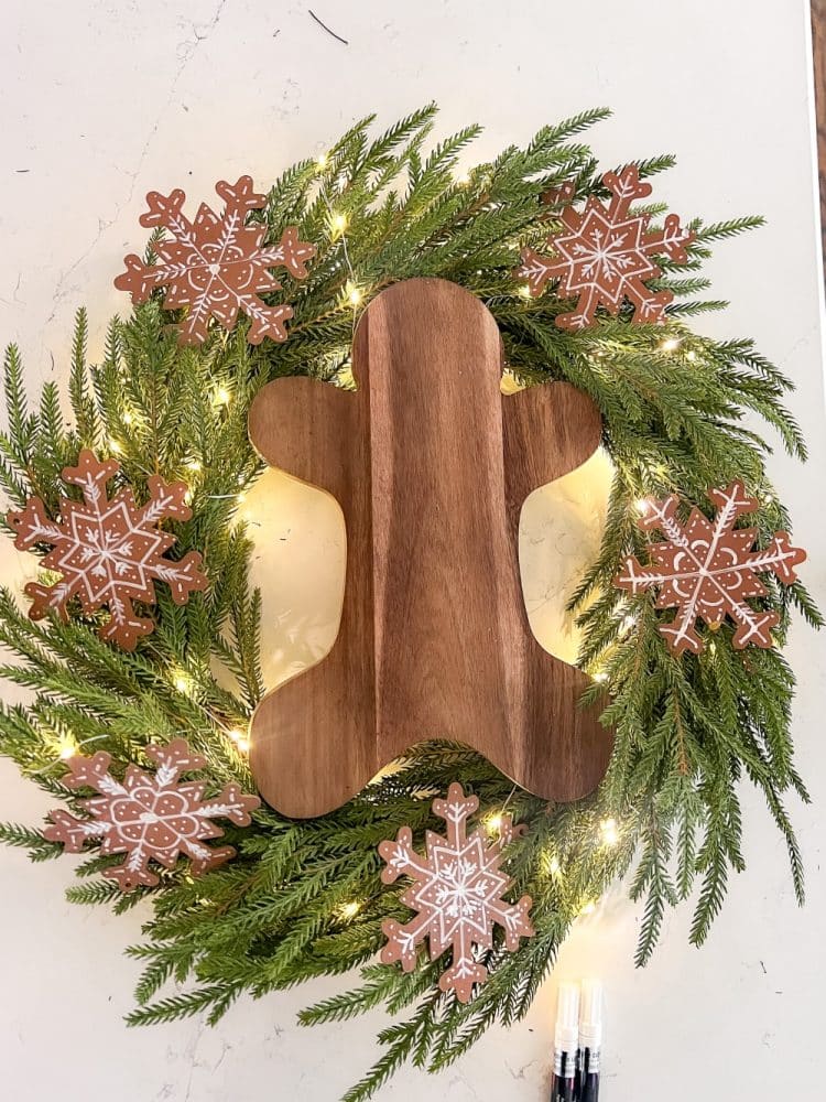DIY Gingerbread Christmas Wreath - Tatertots and Jello