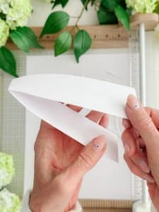 DIY Daisy Paper Chain Banner – Easy Spring Decor Tutorial - Tatertots ...