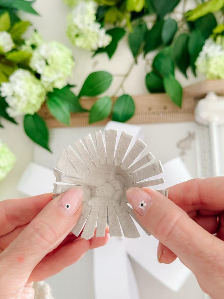 DIY Daisy Paper Chain Banner – Easy Spring Decor Tutorial - Tatertots ...