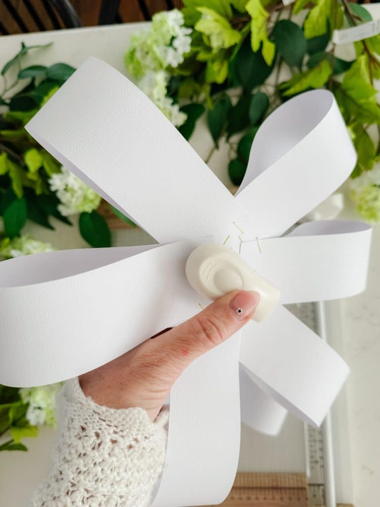 DIY Daisy Paper Chain Banner – Easy Spring Decor Tutorial - Tatertots ...