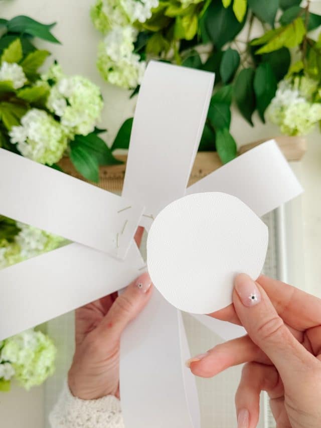 DIY Daisy Paper Chain Banner – Easy Spring Decor Tutorial - Tatertots ...