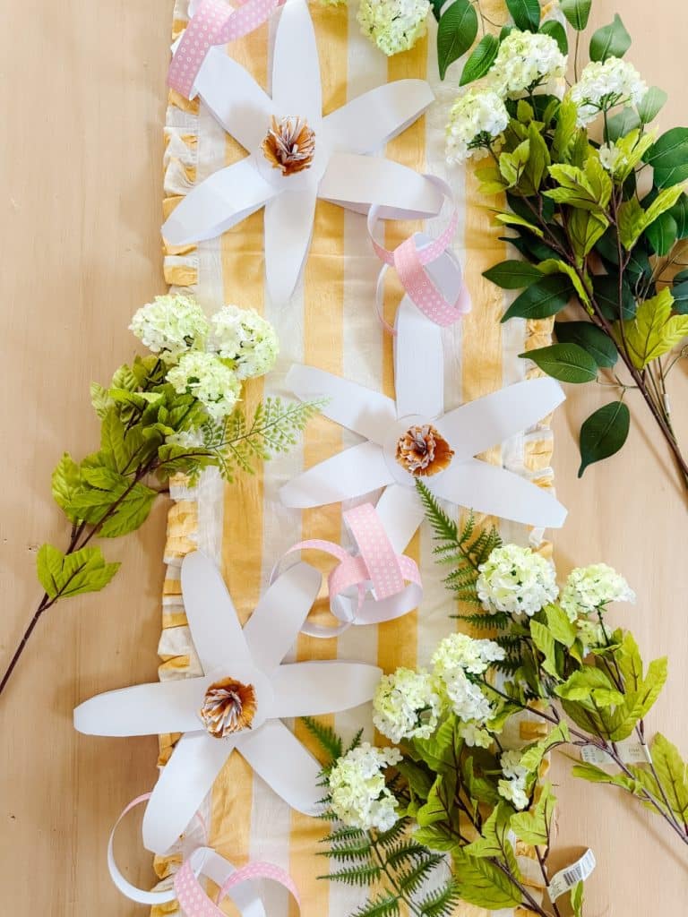 DIY Daisy Paper Chain Banner – Easy Spring Decor Tutorial - Tatertots ...