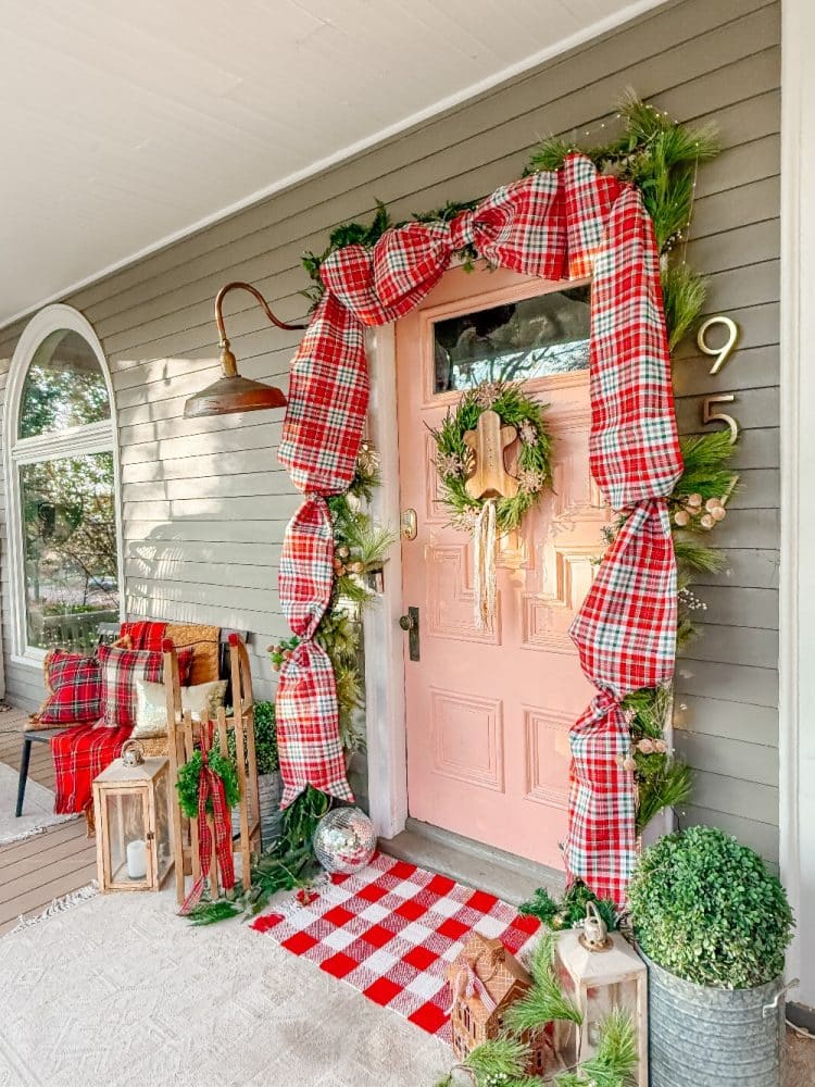 Make an Easy Giant Christmas Bow - using table runners!