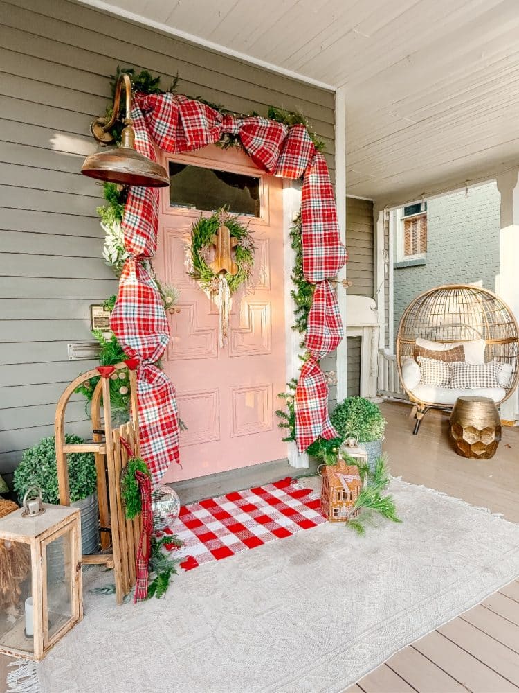 Make an Easy Giant Christmas Bow - using table runners!