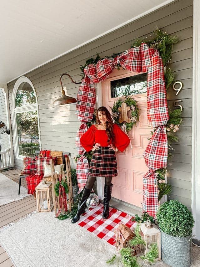 Make an Easy Giant Christmas Bow - using table runners!