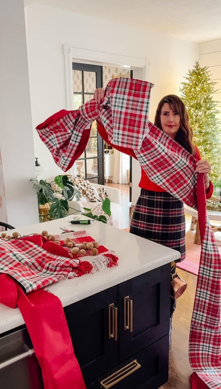 Make an Easy Giant Christmas Bow - using table runners!