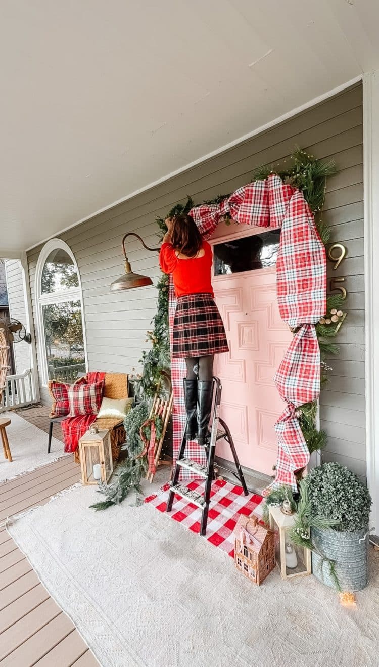 Make an Easy Giant Christmas Bow - using table runners!